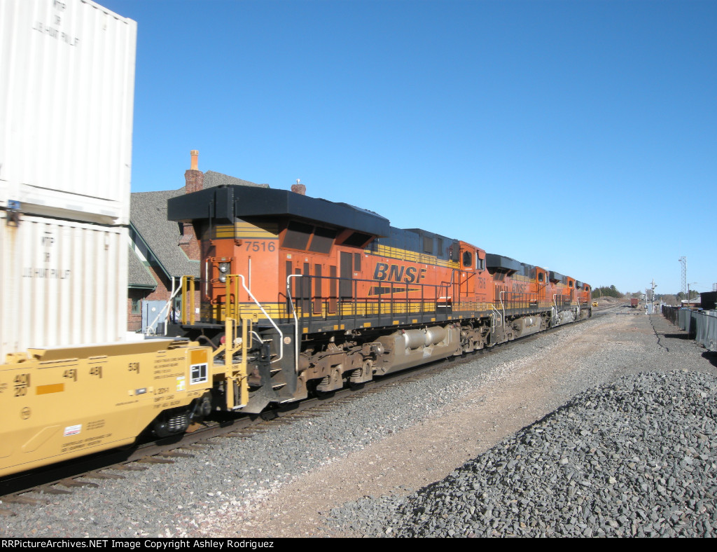 BNSF 7516